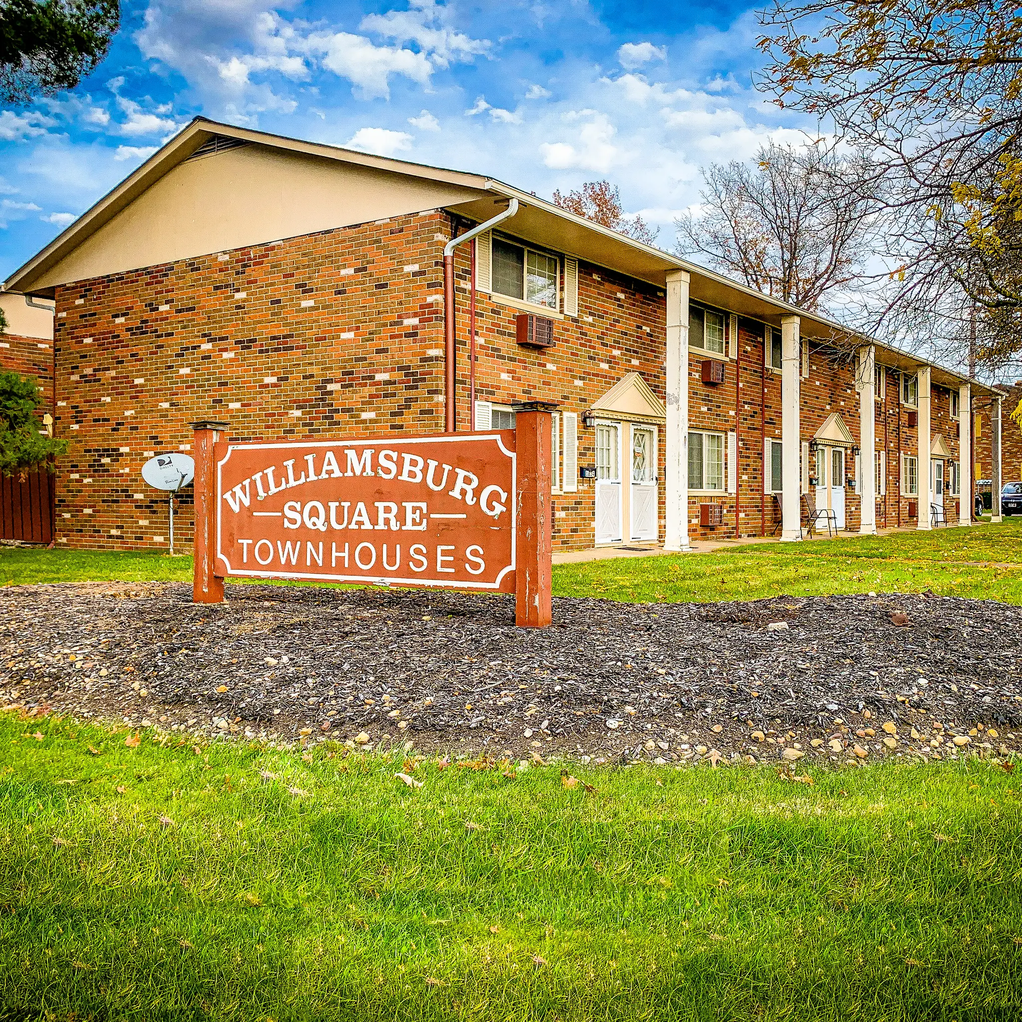 Home | Williamsburg Square